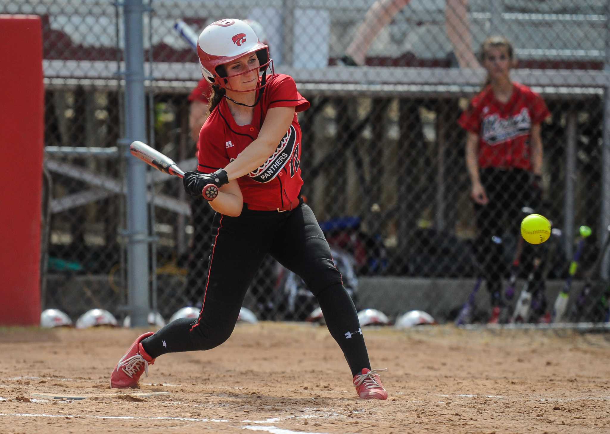 Masuk edges Foran to reach title game