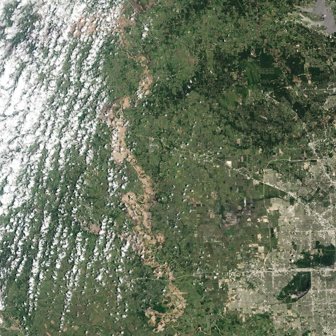 Maps that help explain greater Houston's tangle with flood waters