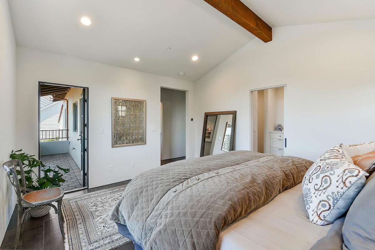 New construction in Upper Rockridge personifies refinement