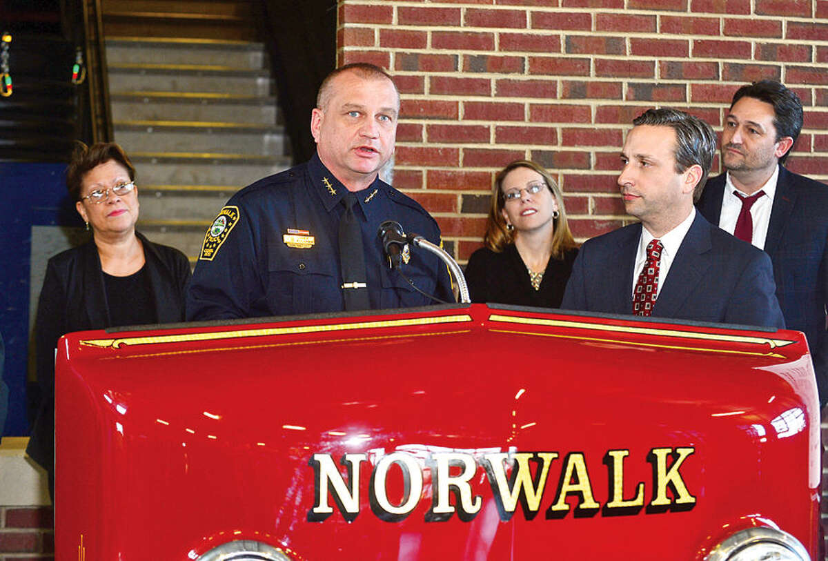 IN PHOTOS: Sen. Duff holiday giving