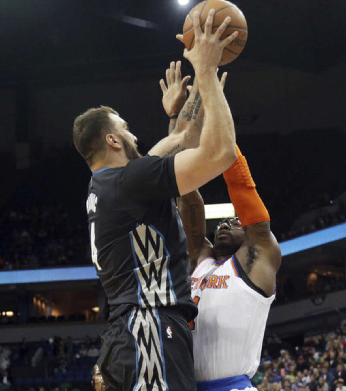 Melo, Knicks snap 7-game skid, top Wolves