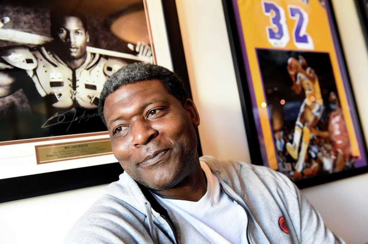 Former Knick Larry Johnson talks hoops in Saratoga