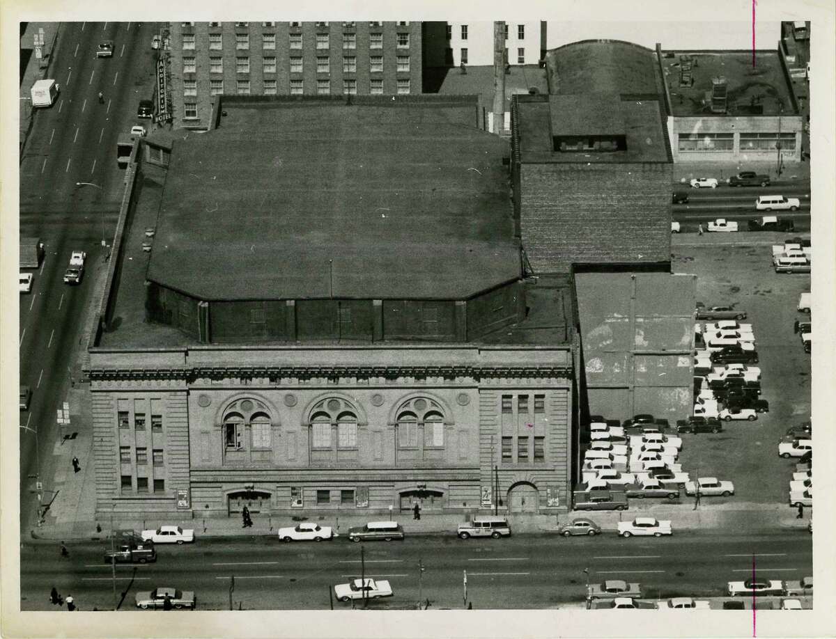 Jones Hall, the building that expanded Houston's horizons