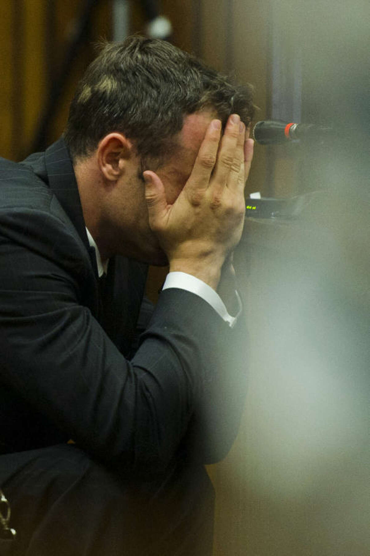 Photos show 'trail of blood' in Pistorius' home Photos show 'trail of blood' in Pistorius' home