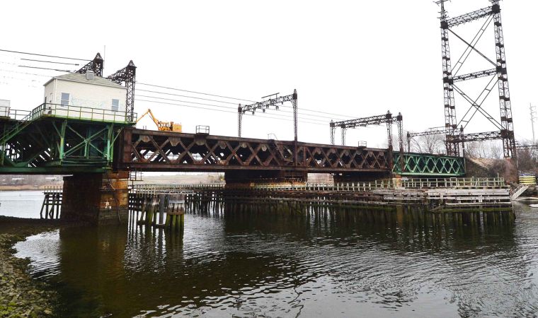 Gov. Malloy makes $349 million pitch to feds to replace 118-year-old ...