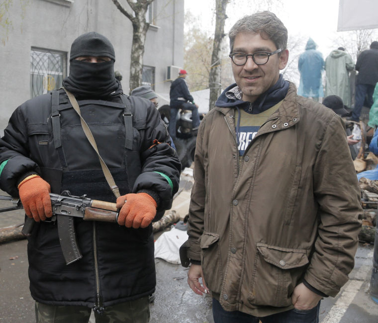Pro-Russian insurgents hold US journalist captive