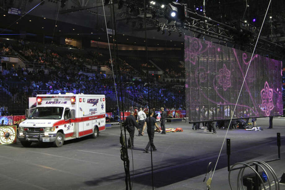 Authorities: Clamp snapped in circus accident (Video) - The Hour