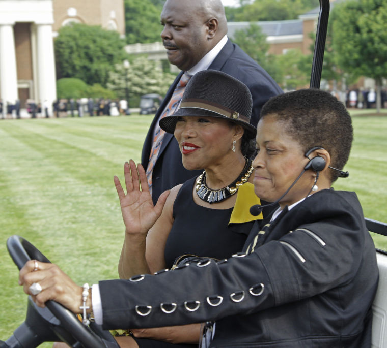Poet Maya Angelou remembered at memorial service