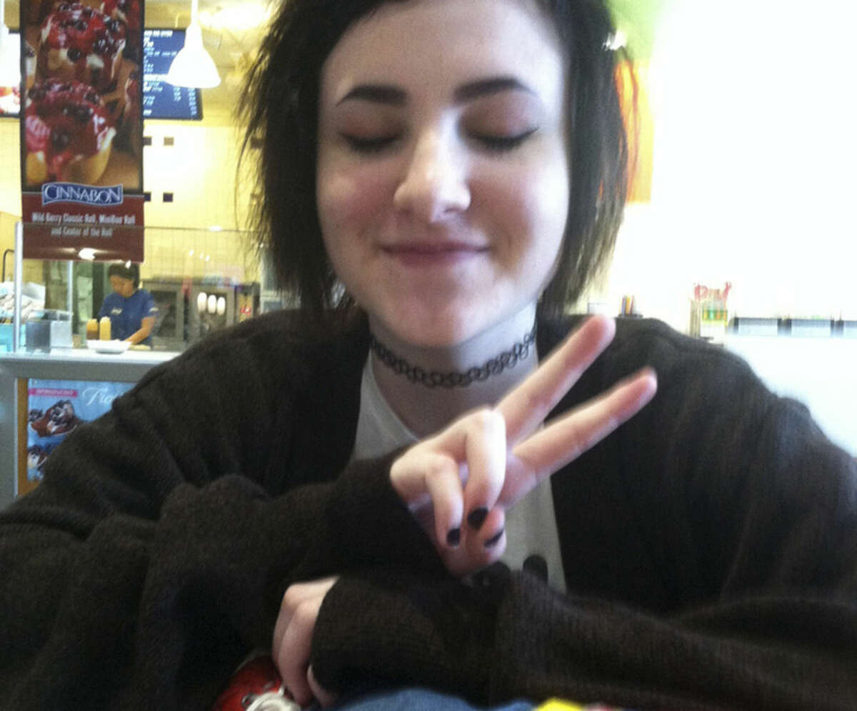 Crews head out to plane wreckage; teen survivor returns home