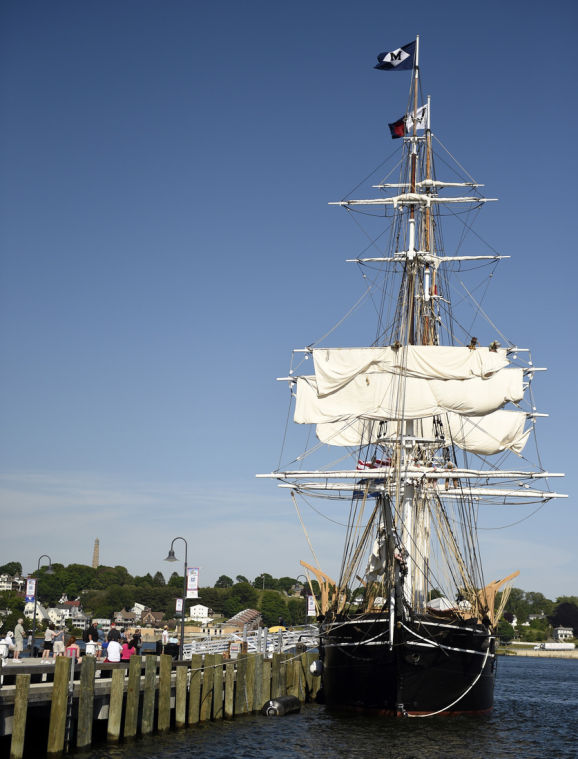 Whaling ship departs for southern New England trip