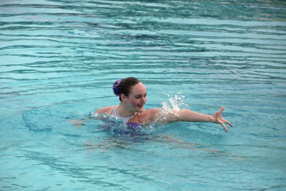 Synchronized swimmer Farrell spending summer with junior national team