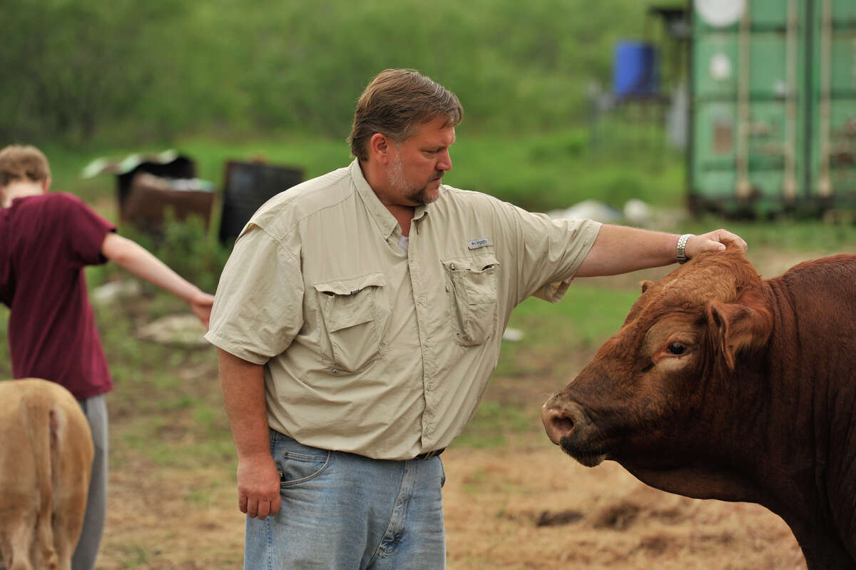 Small ranchers at odds with Big Beef marketing