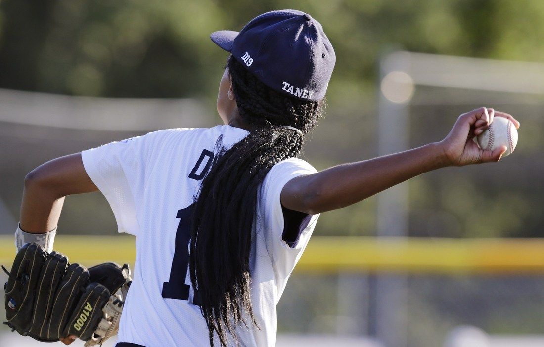 Female pitching star leads team to LLWS