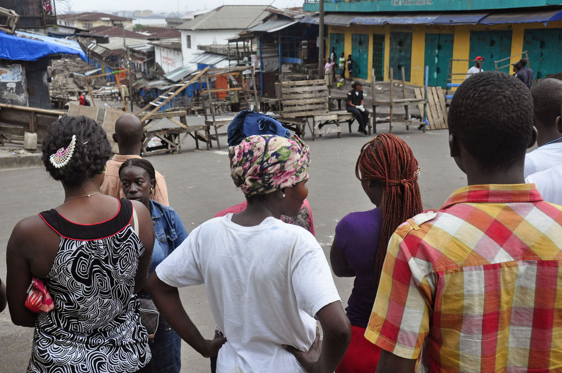 Liberian slums barricaded as Ebola sets new record