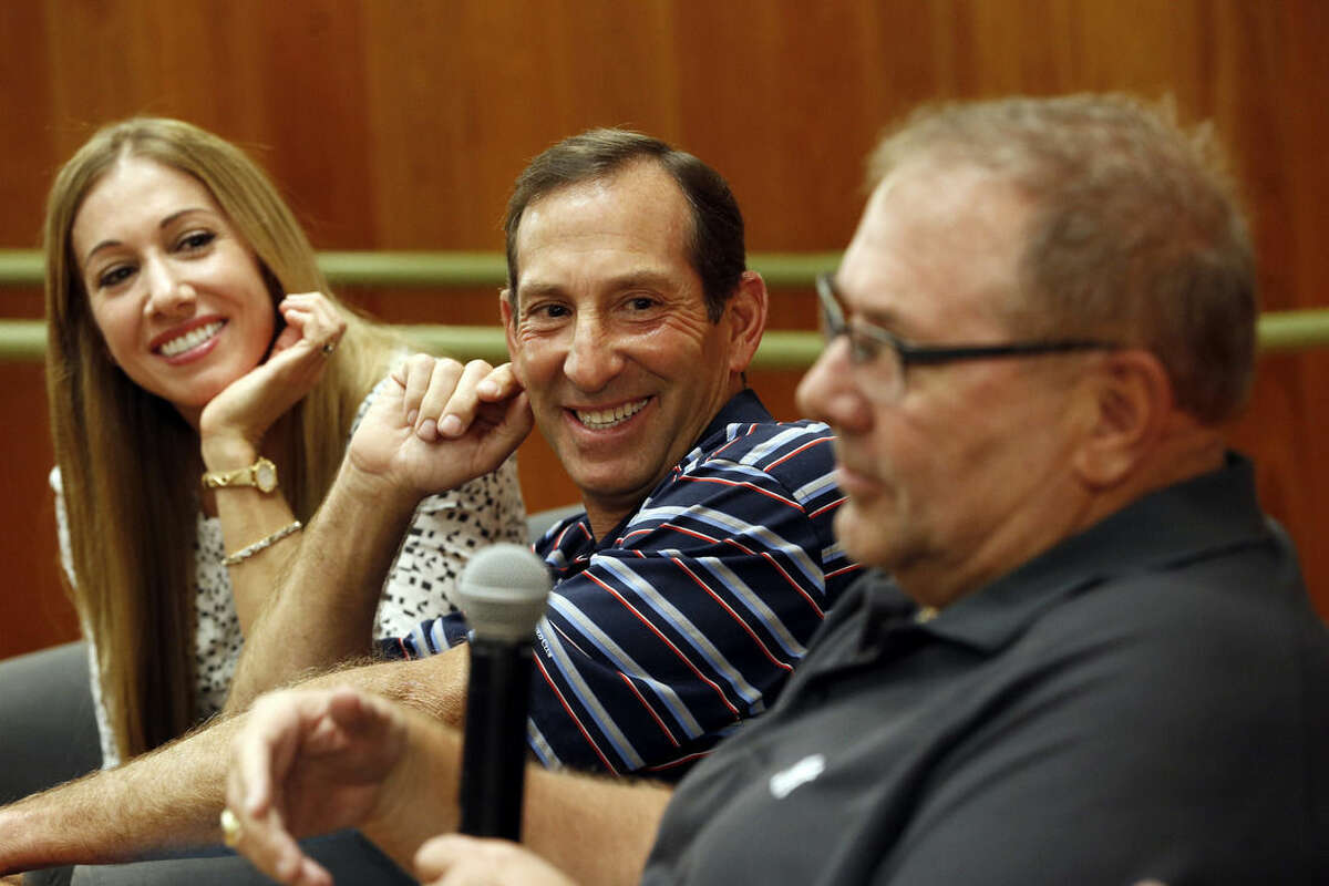 A wonderful life: Berra's family, Yankees honor Yogi