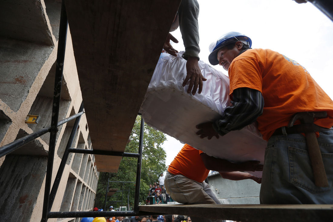Hope dims for finding survivors of deadly Guatemala mudslide