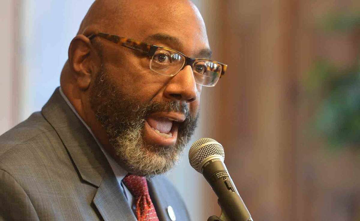 IN PHOTOS: Swearing In Ceremony for Mayor Harry Rilling and Town Clerk ...