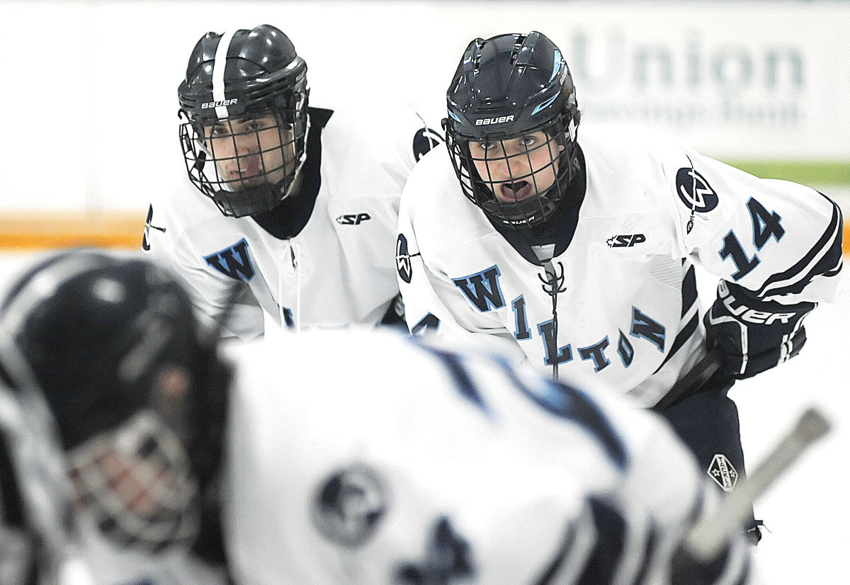 Ice Hockey: Despite losses, Wilton looks to return to state tournament