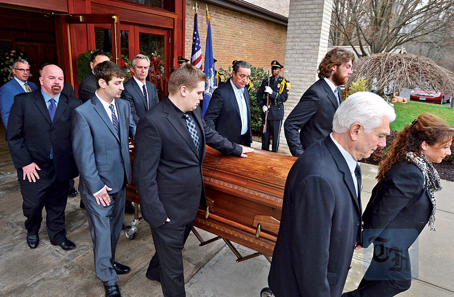 IN PHOTOS: Funeral service for Soundkeeper Terry Backer