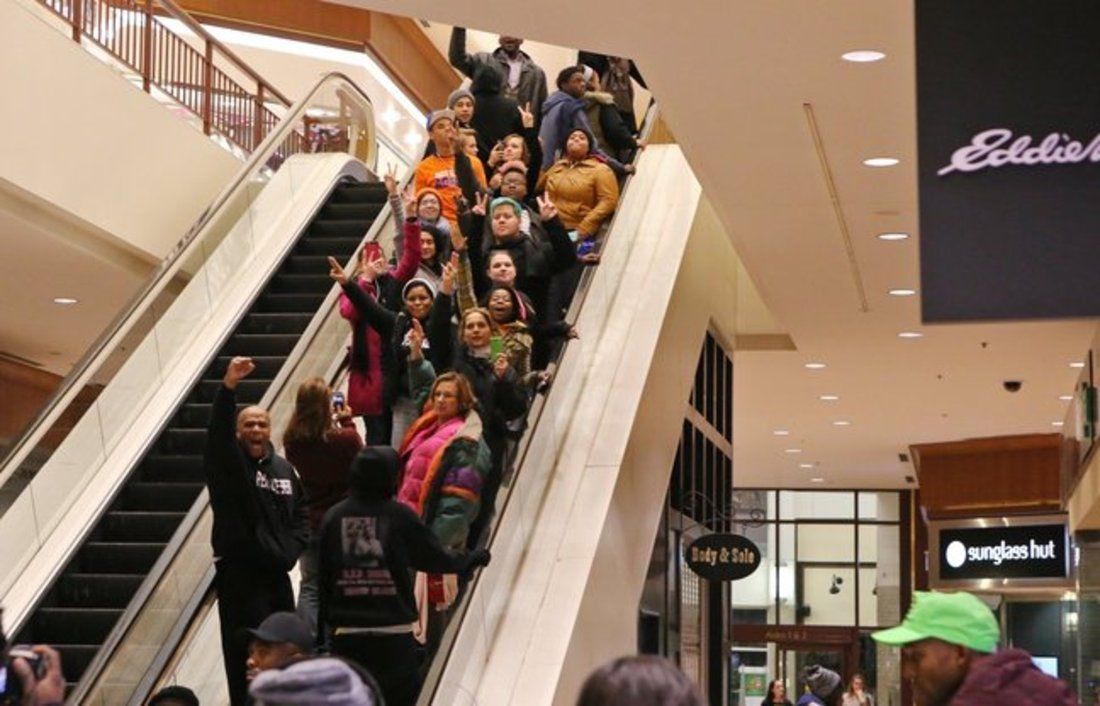Ferguson protests move to retail stores