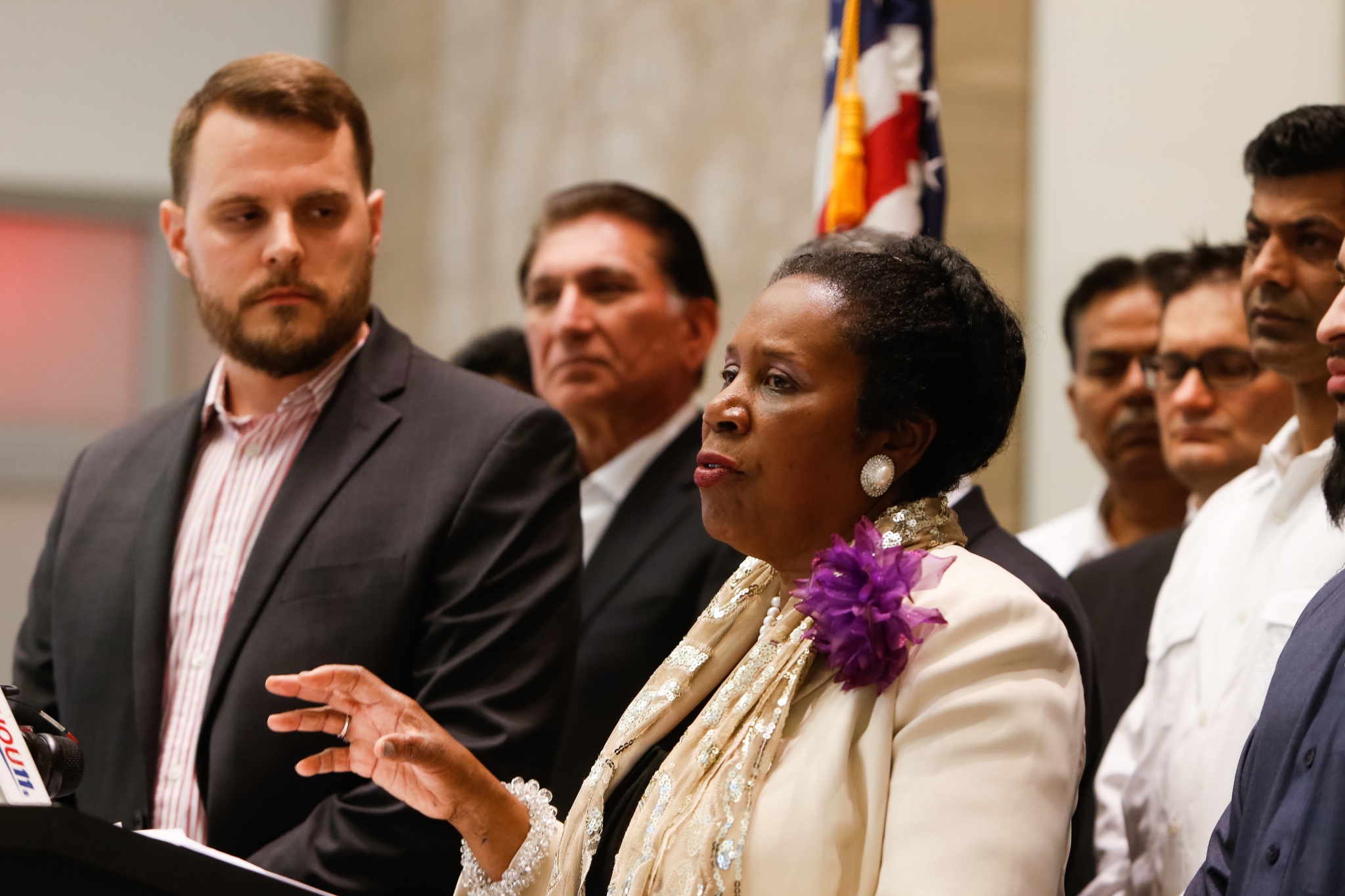 Jackson Lee calls for assault weapons ban