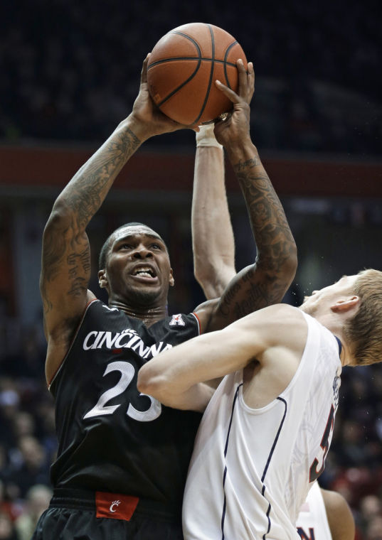 No. 7 Cincinnati beats No. 22 Connecticut 63-58