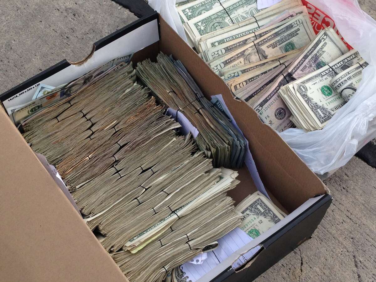 Authorities stumble upon 300 grams of cocaine, $30,000 at South Side ...