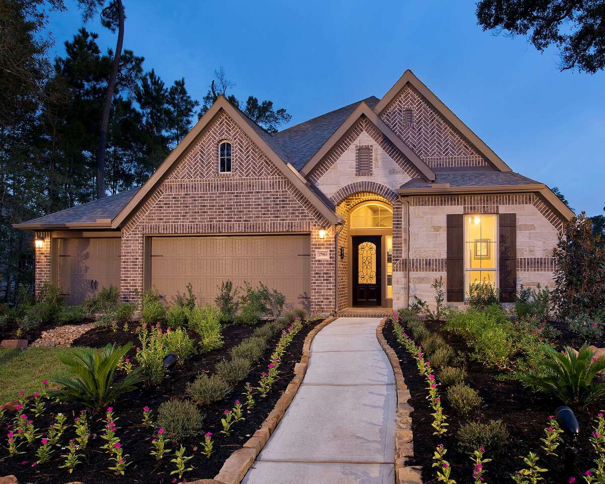 Builders set pricing in Conroe's Grand Central Park