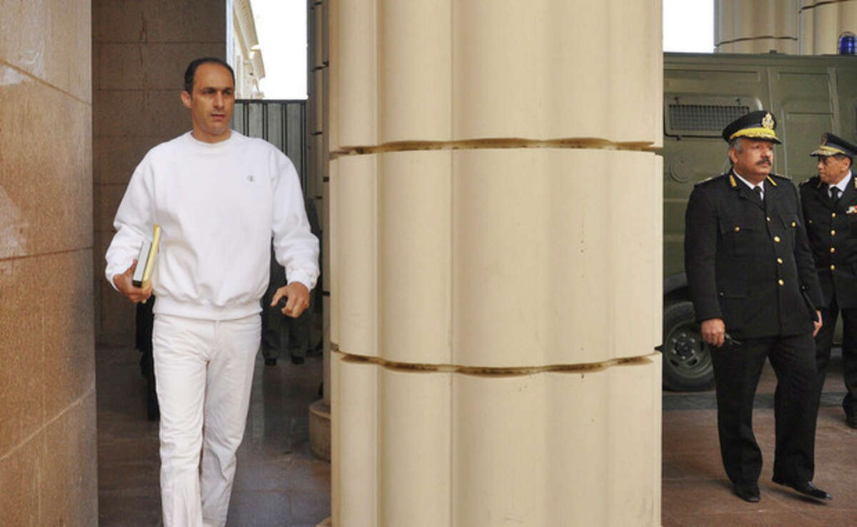 Mubarak trial encapsulates divisions in Egypt