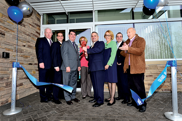 First Niagara Bank opens new branch