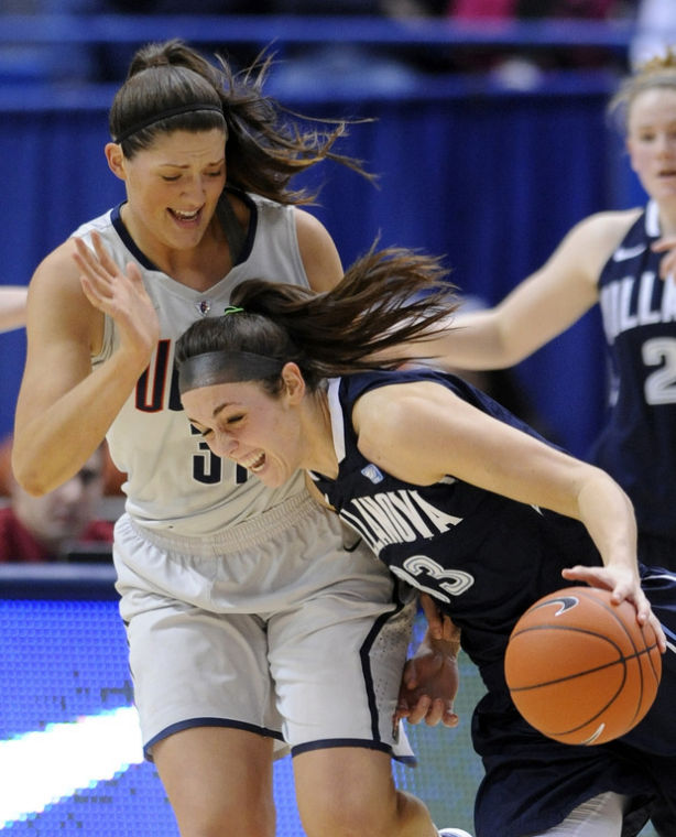 Third-ranked UConn women overwhelm Villanova