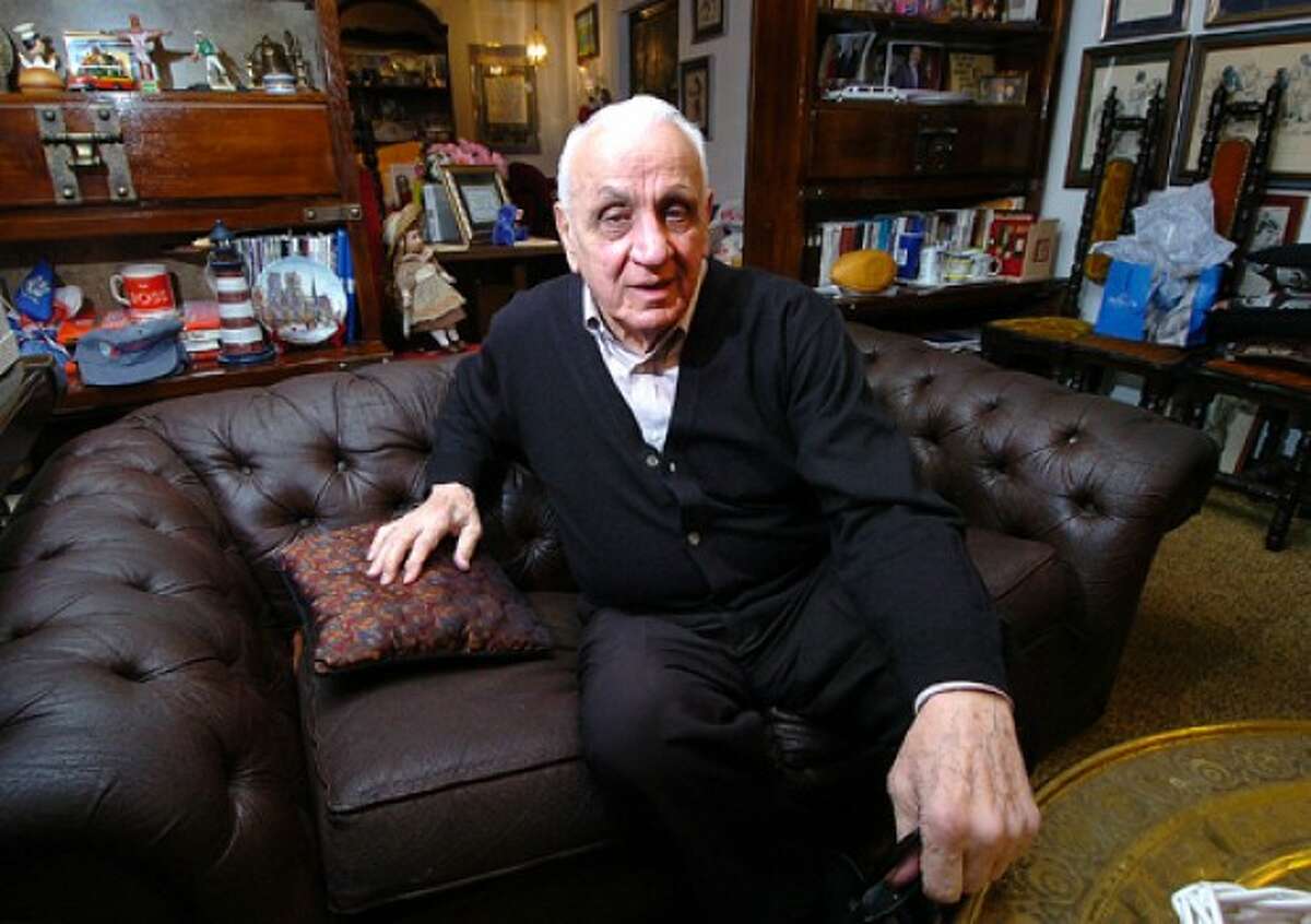 Stamford football legend Andy Robustelli dead at the age of 85