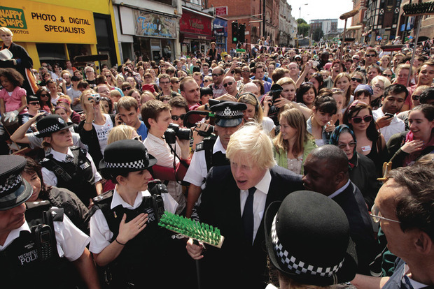 London tries tripling police presence to end riots