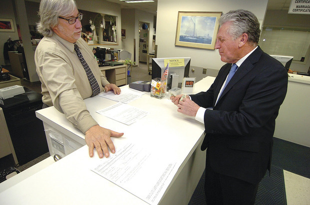 Former Police Chief Harry Rilling announces bid for mayor of Norwalk