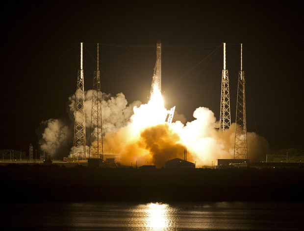 Private supply ship rockets toward space station