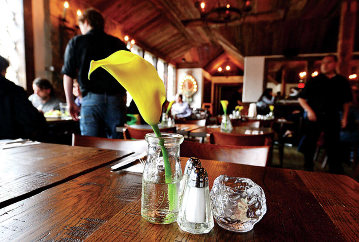 Little Pub brings English fare and feel to Wilton