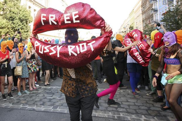 10 Things to Know for Friday
