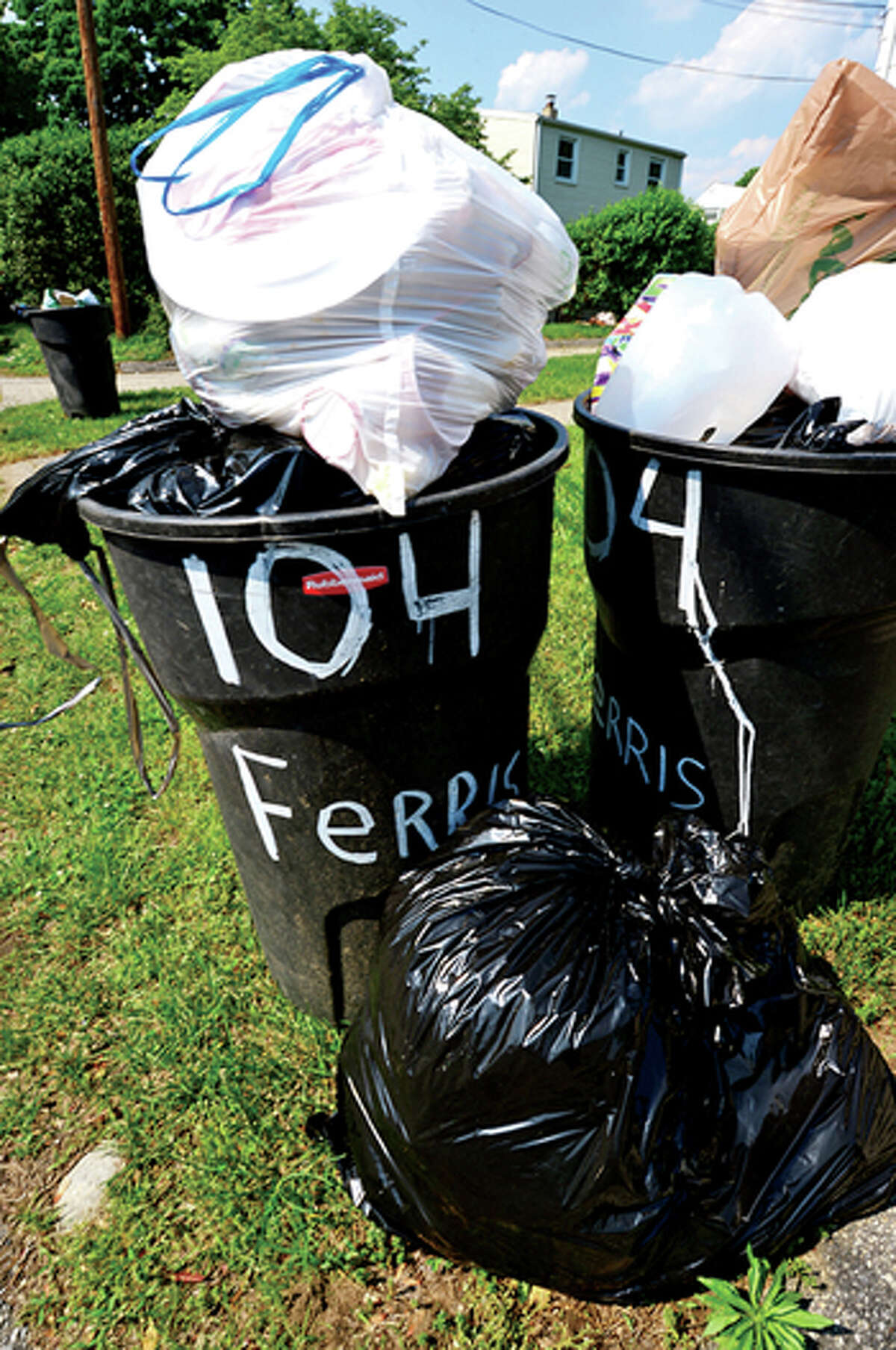 Memorial Day trash pileup puts focus on City Carting contract