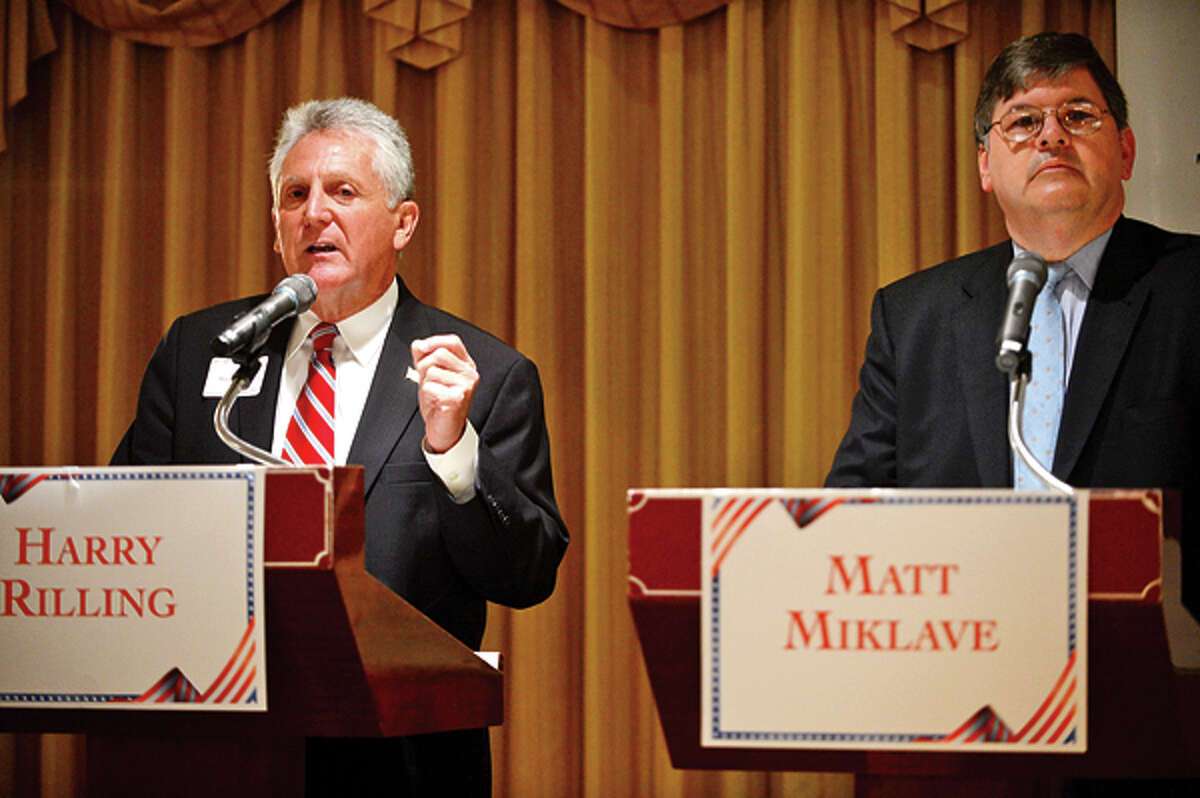 Race tightens but Rilling still leads at the Norwalk Democratic Town ...