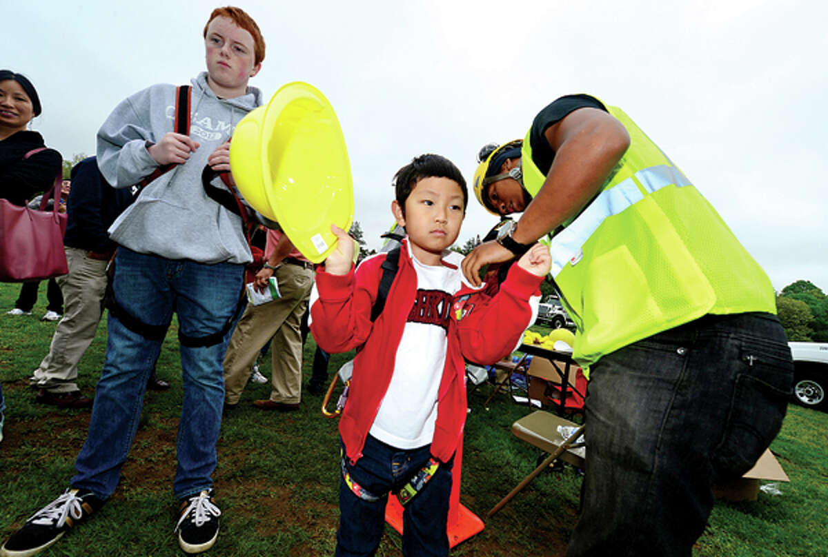 Norwalk tree festival draws hundreds, promotes environment