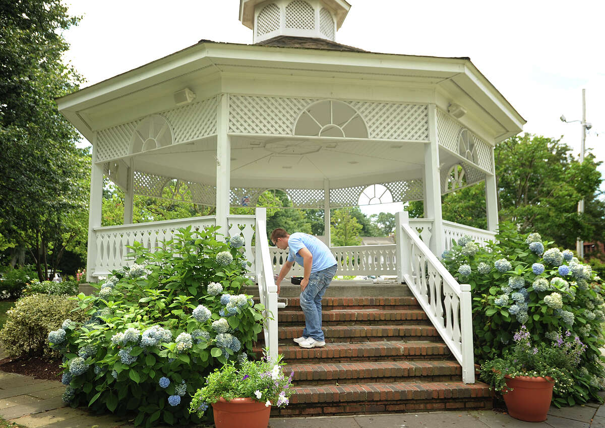 Farmers market kicks off in Fairfield