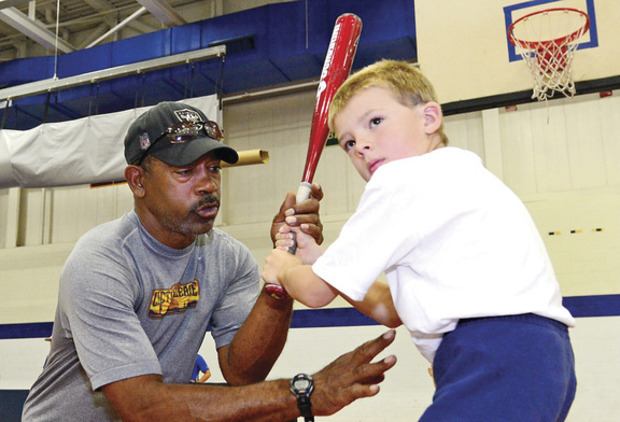 Bluefish manager Upshaw gives lessons on baseball, life