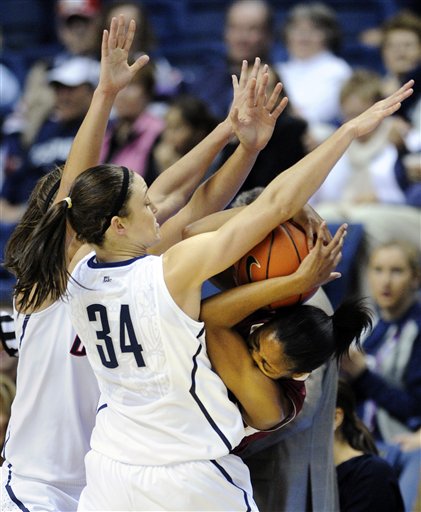 Caroline Doty, Kelly Faris, Jill Brown