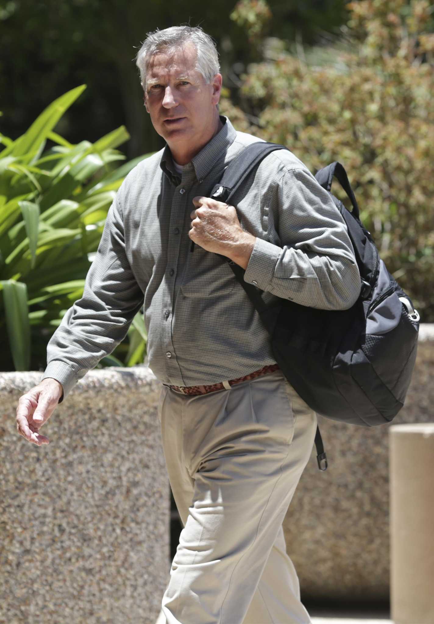 United Airlines pilot pleads guilty to stalking S.A. ex-girlfriend