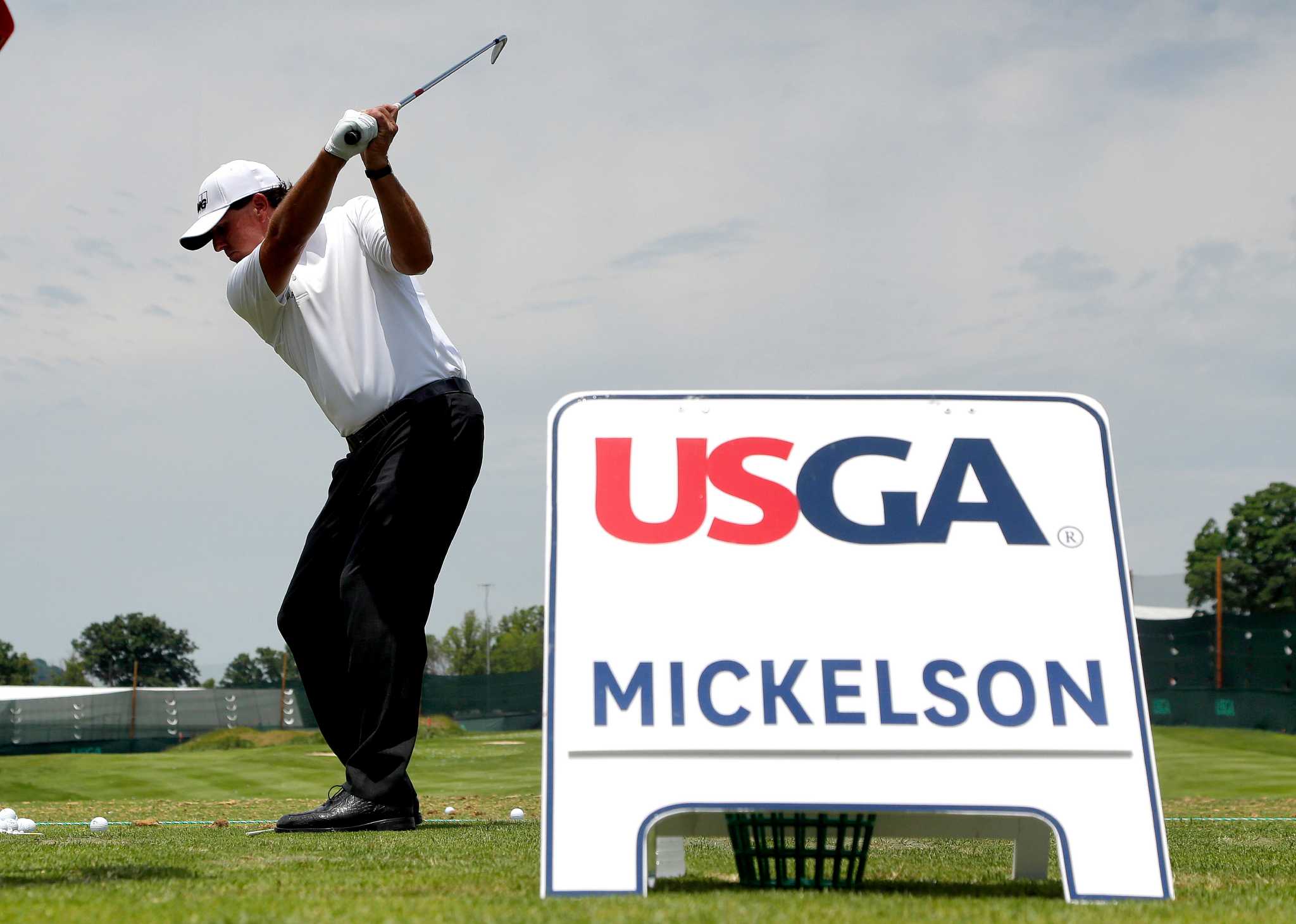 Mickelson still after elusive major title