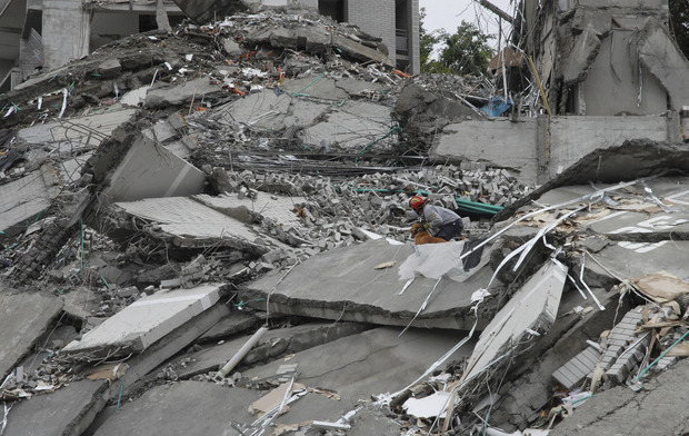 Building collapses in Colombia, 11 missing
