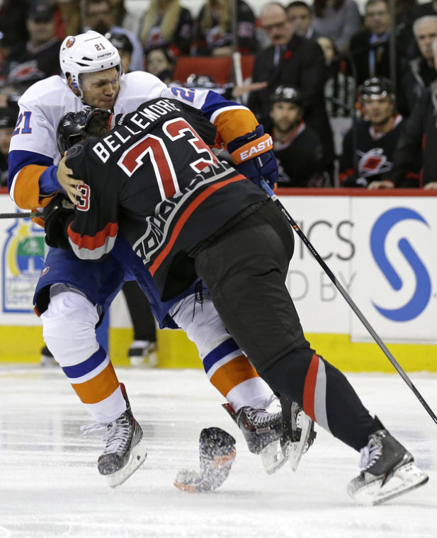 Peters, Hurricanes blank Islanders