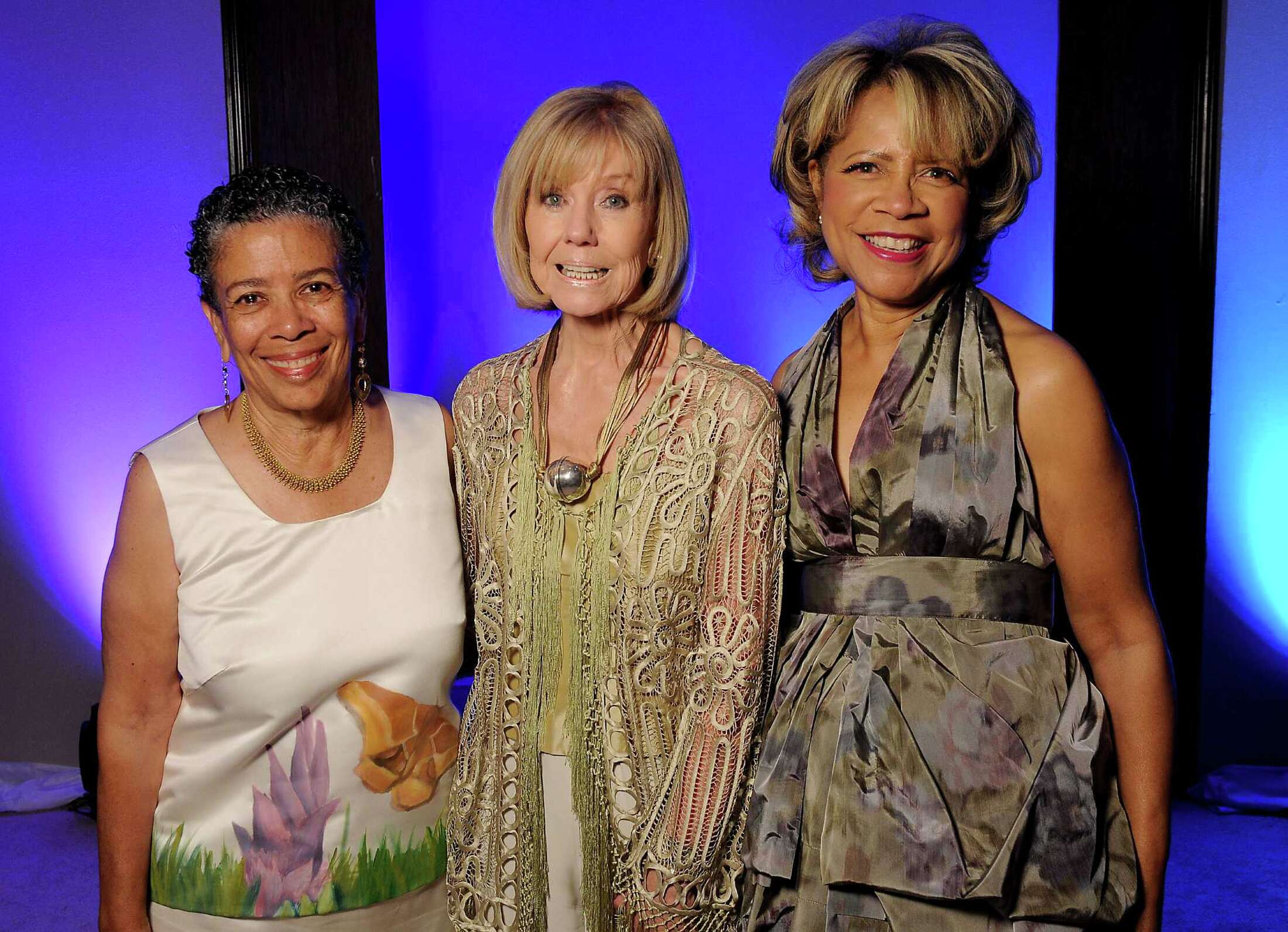 Art gala raises $300,000 for TSU's museum