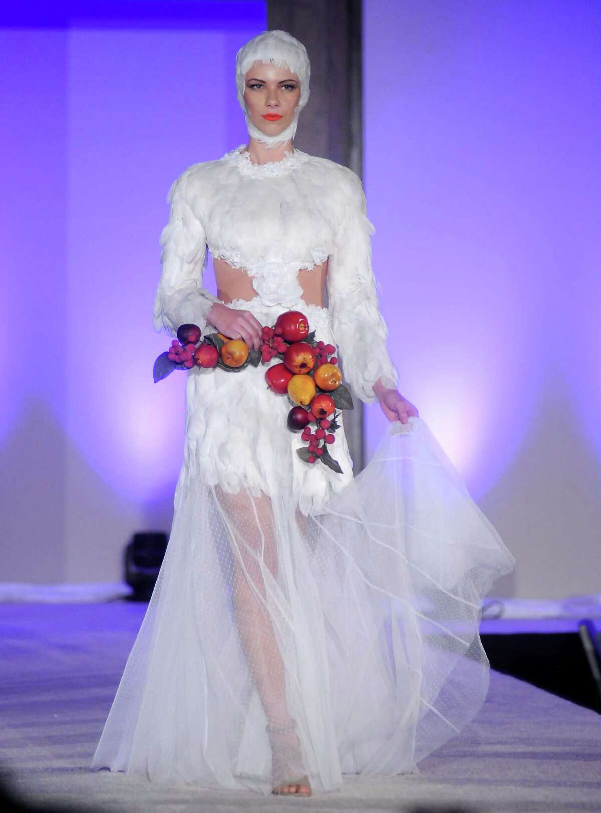 Art gala raises $300,000 for TSU's museum