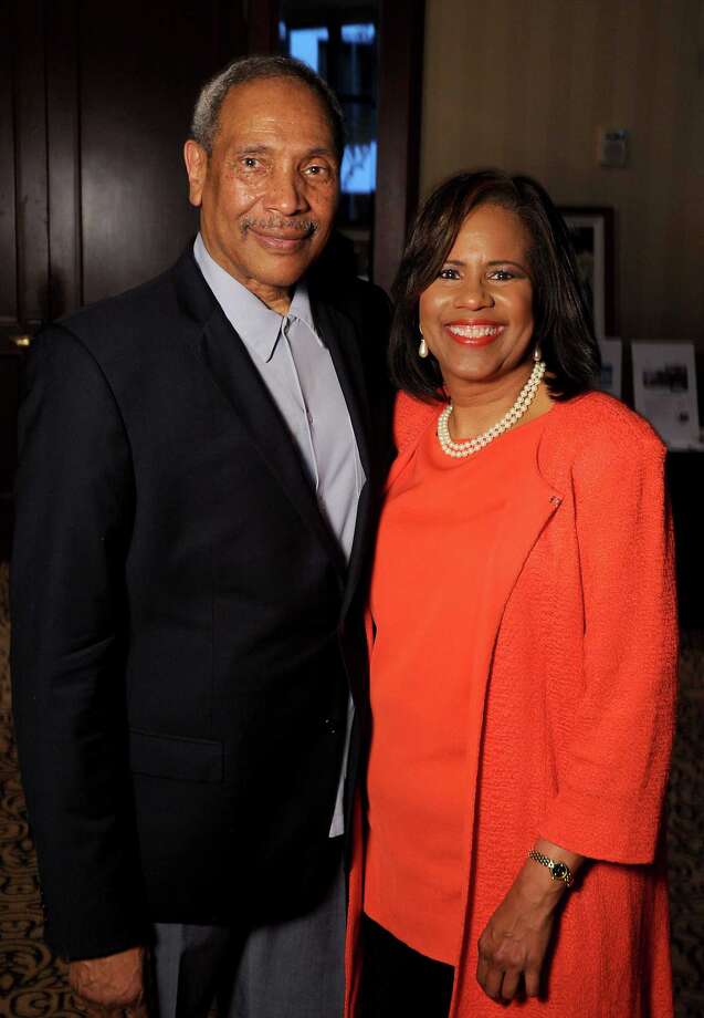 ABC 13 anchor 'frees' her freckles to show natural beauty - Houston ...